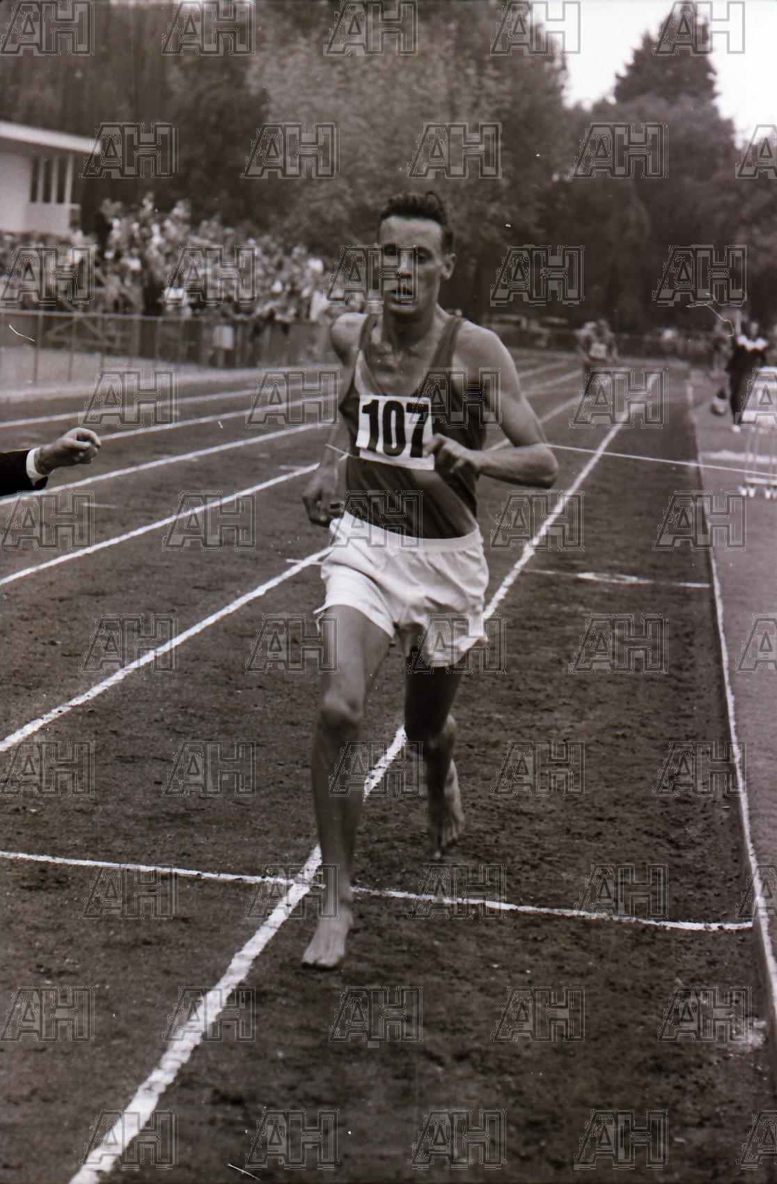 Image ID: 201802281803_00023 – Athletics History